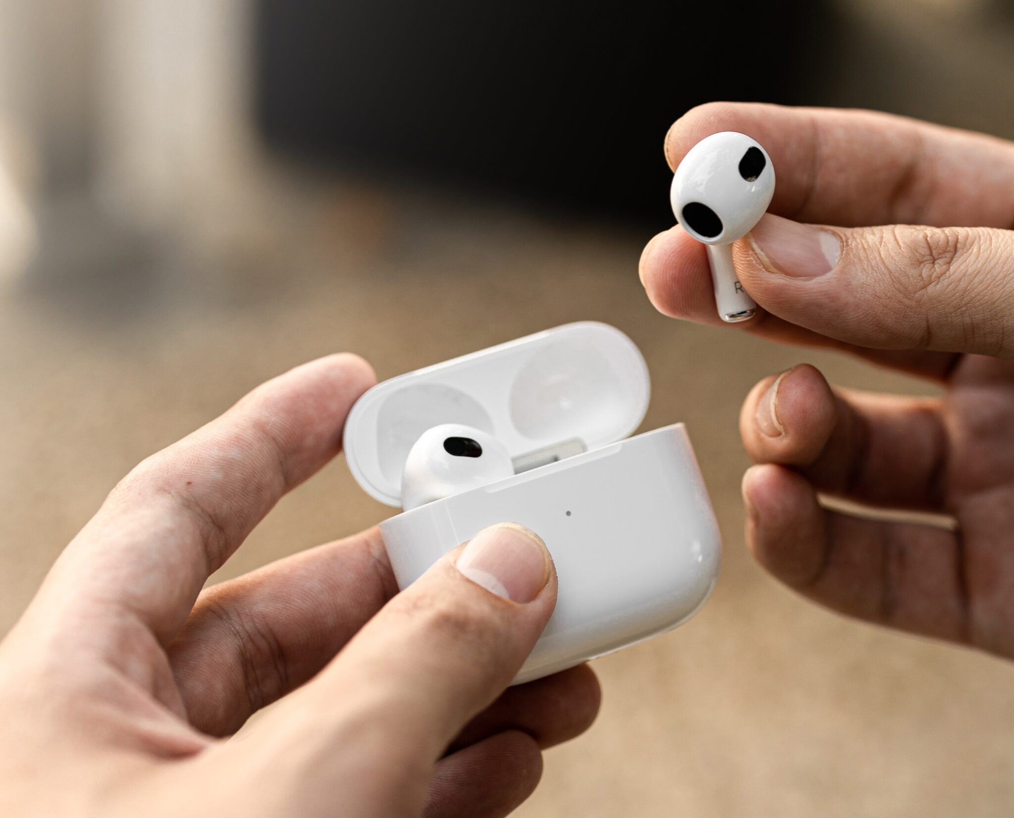 【最新情報まとめ】新型AirPods 5 発売日・スペック | motifyublog